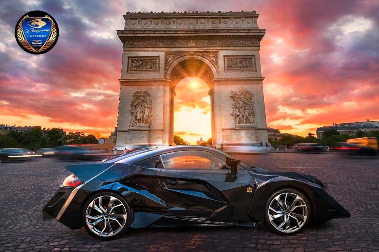 Photo 5 - La Proyecto Hero prend virtuellement la pose à Paris ...