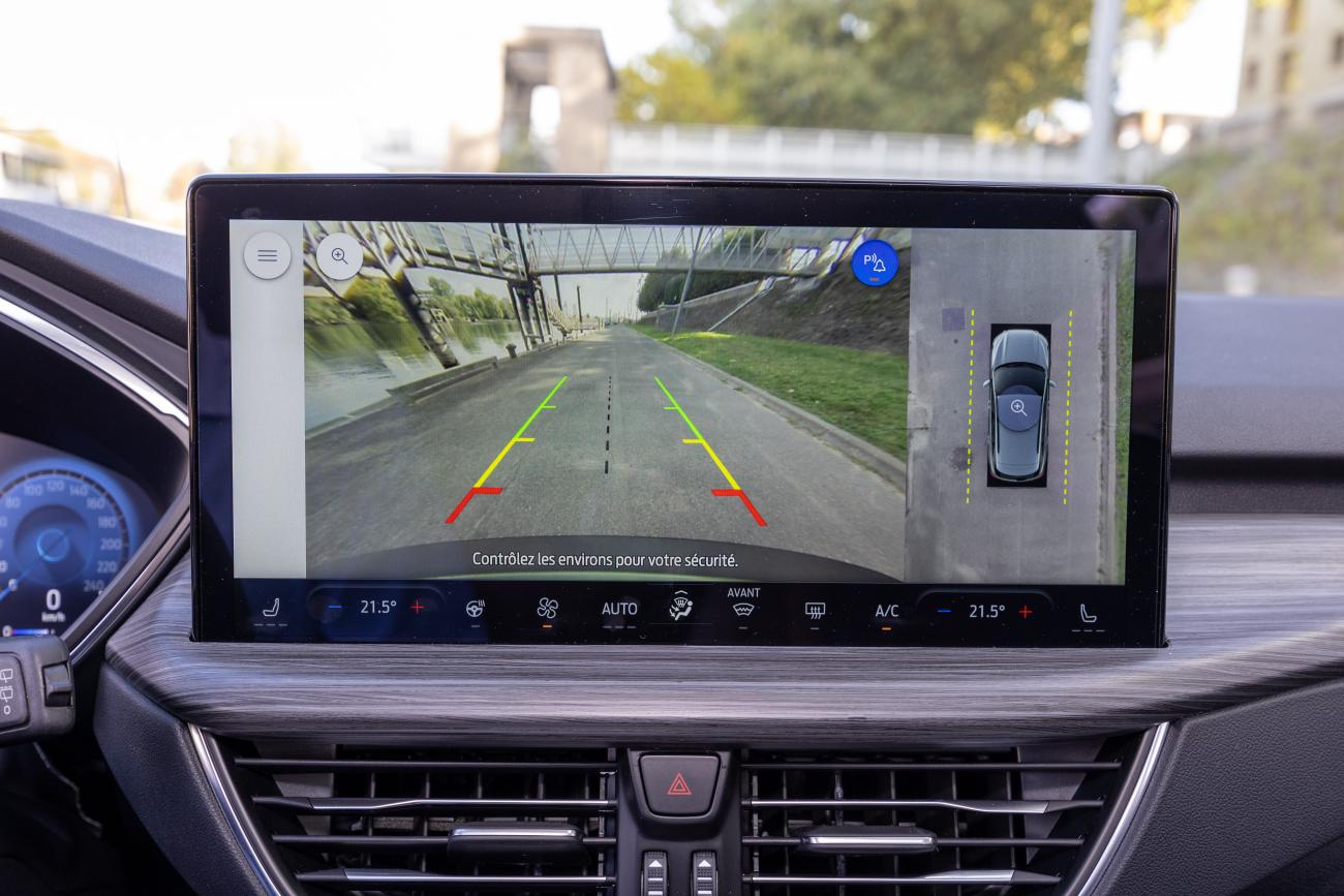 Photo 15 - Caméras 360 stationnement Ford - Essai Ford Kuga Hybrid ...