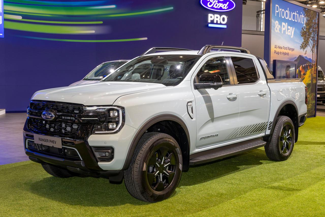 Ford Ranger PHEV (2025). Voici les caractéristiques techniques du pick ...