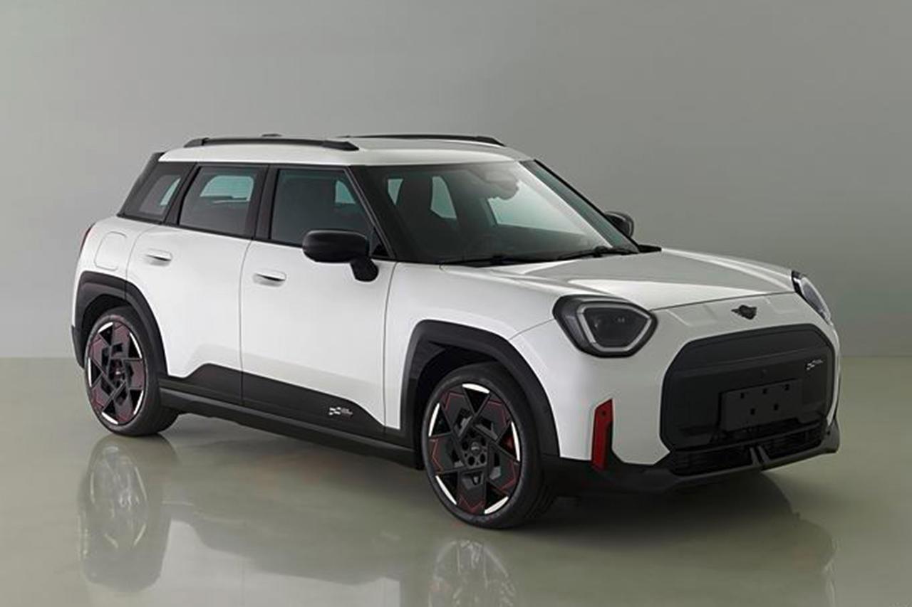 Photo - La version JCW du Mini Aceman a été photographiée en Chine. - Mondial de Paris 2024. Les ...