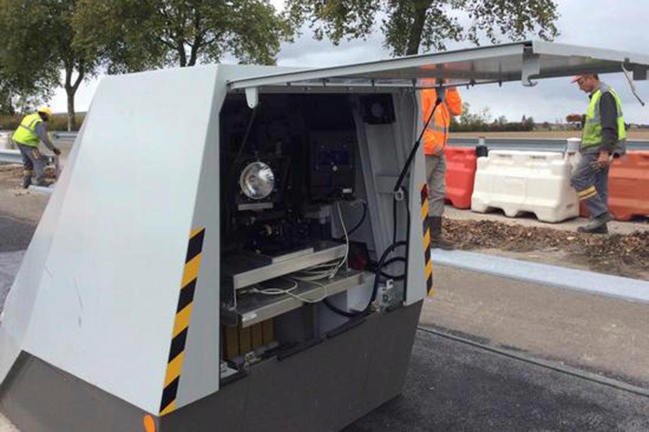 Photo 7 - Les portes des radars autonomes ne peuvent être ouvertes que ...