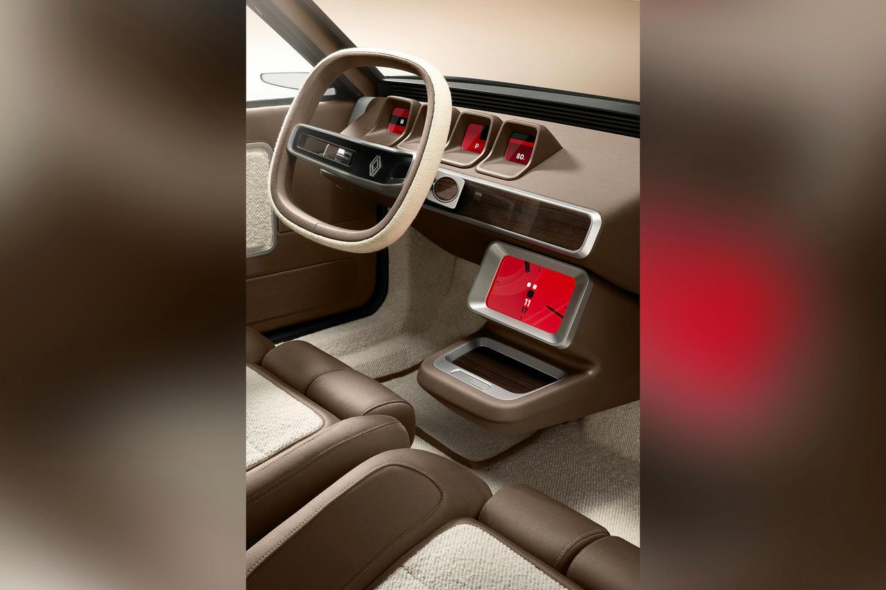 Photo 12 - L'architecture intérieure reste proche de celle de la R17 de ...