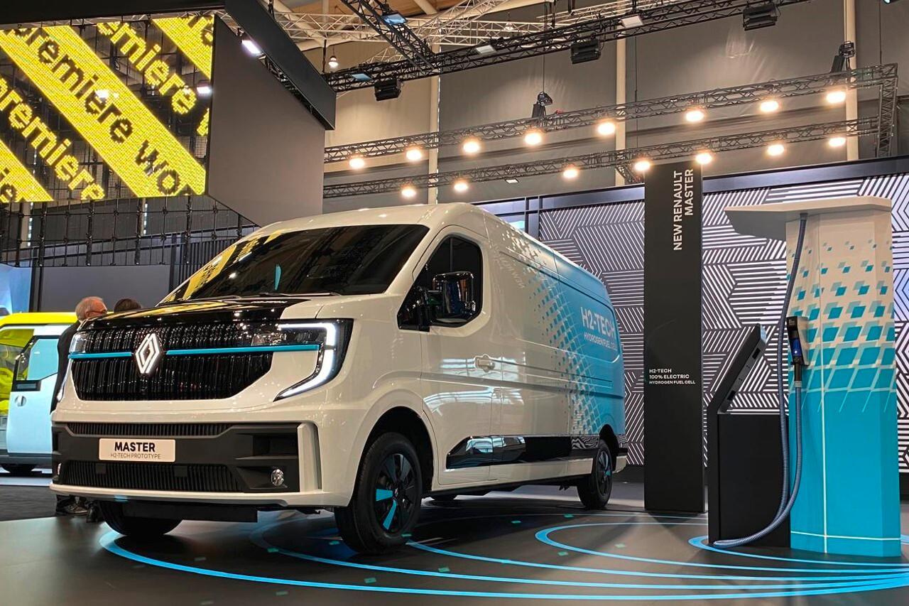Photo 1 - Renault expose le Master H2-Tech Prototype au salon IAA Transportation de Hanovre ...