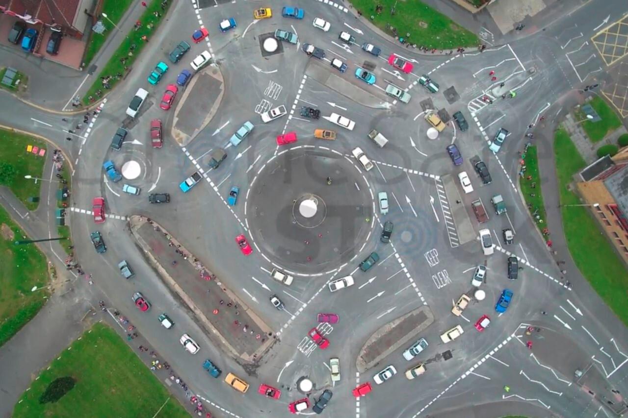 Photo 3 - A Swindon (Angleterre), un rond-point est connu... - La ...