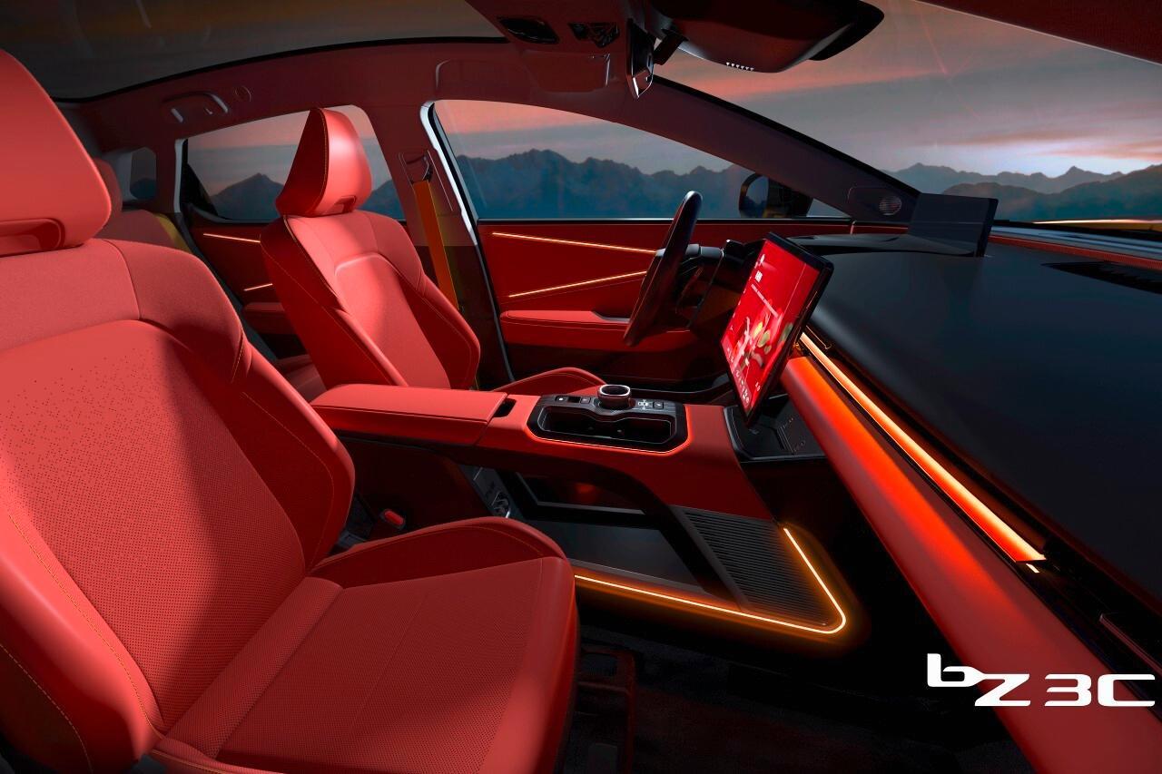 Photo 8 - La présentation intérieure est moins originale que le style extérieur. - Toyota bZ3C ...