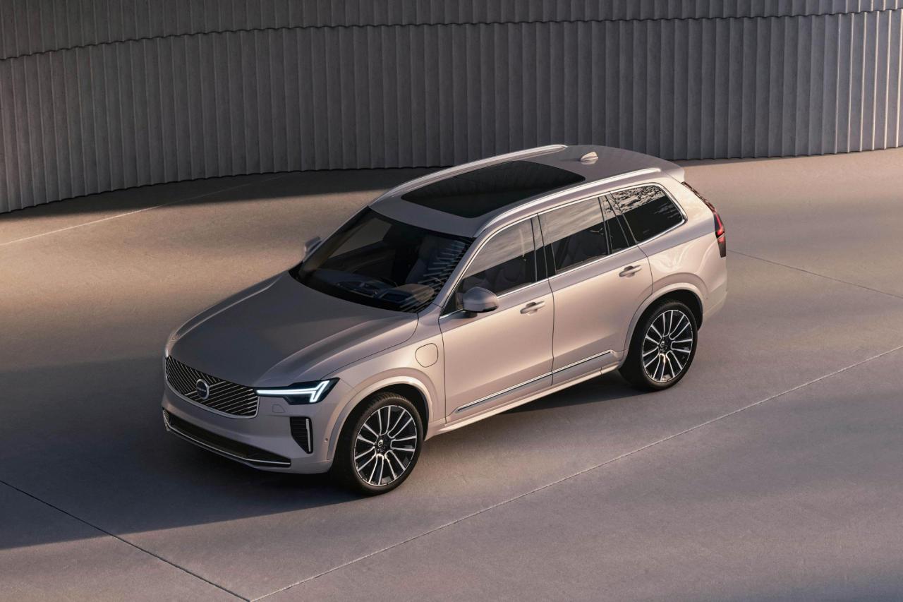Volvo XC90 (2024). Découvrez la version restylée du SUV familial en vidéo