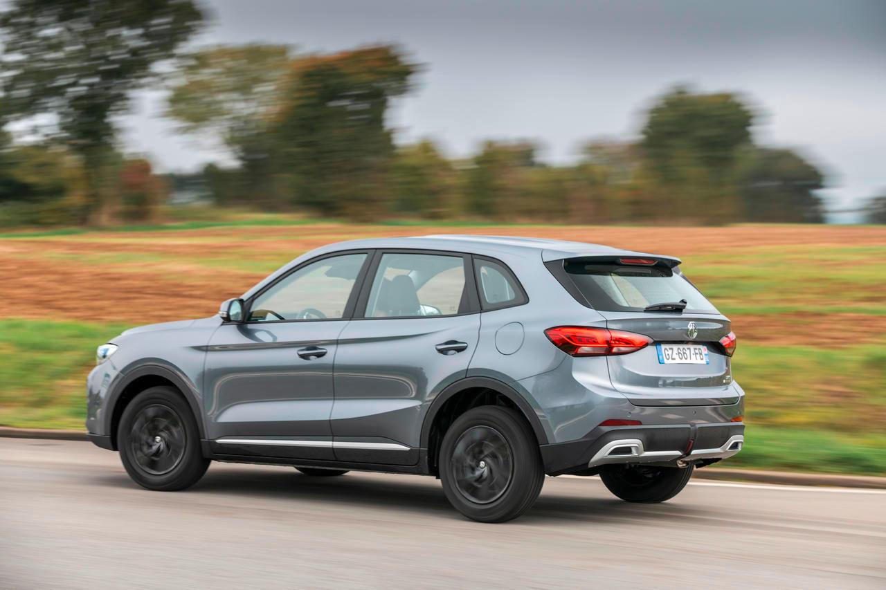 Photo - MG ZS Standard hybride arriere - Essai MG ZS (2024). Notre avis sur le SUV hybride à ...