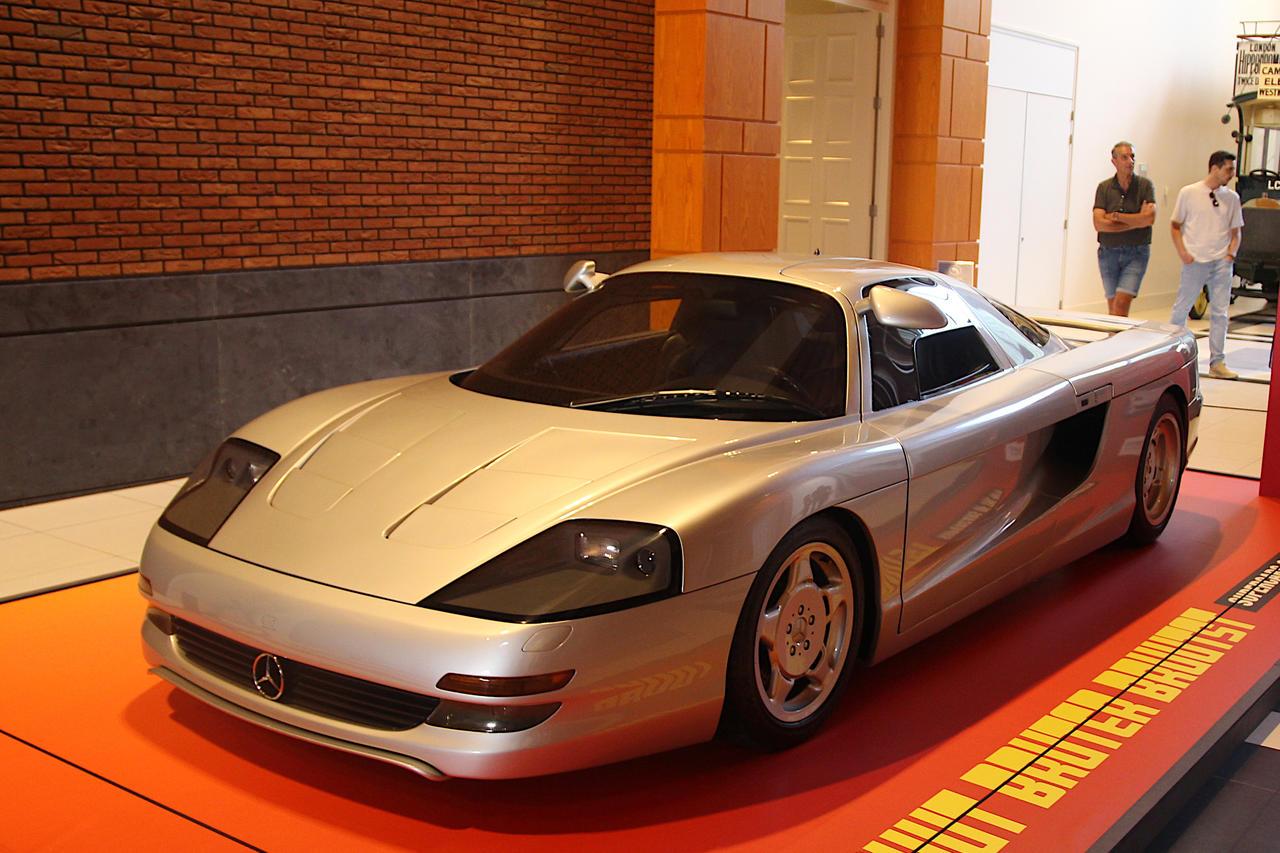 Photo 18 - Présentée au Salon de Francfort 1991, le concept-car ...