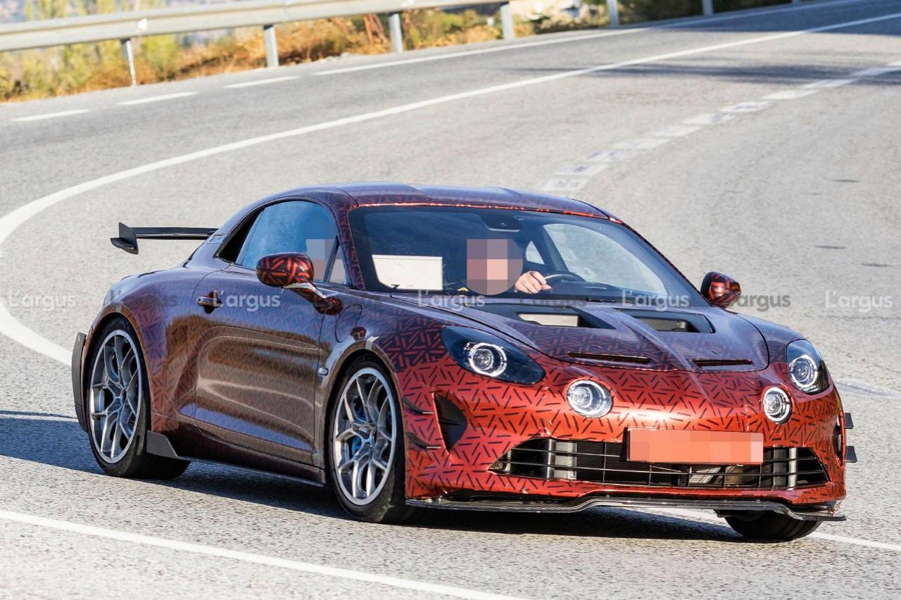 Photo 2 - Basée sur l'A110 R, cette version Ultime s'offre des ...