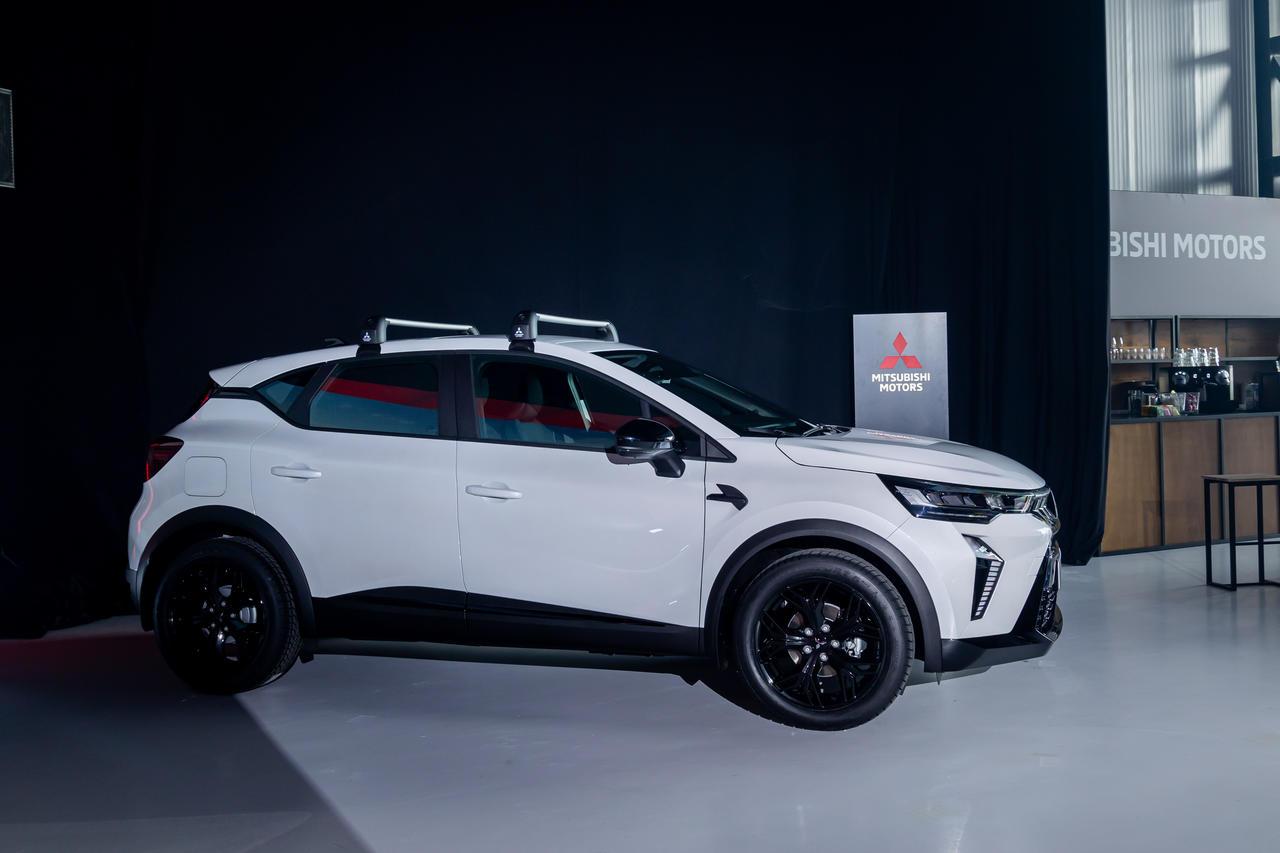 Photo 13 - L'ASX propose en option des barres de toit ainsi qu'un attelage. - Mitsubishi ASX ...