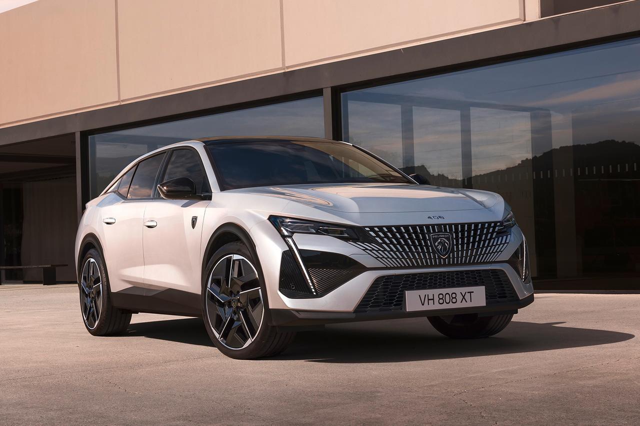 Peugeot e-408 (2024). Prix, autonomie et photos de la berline crossover électrique