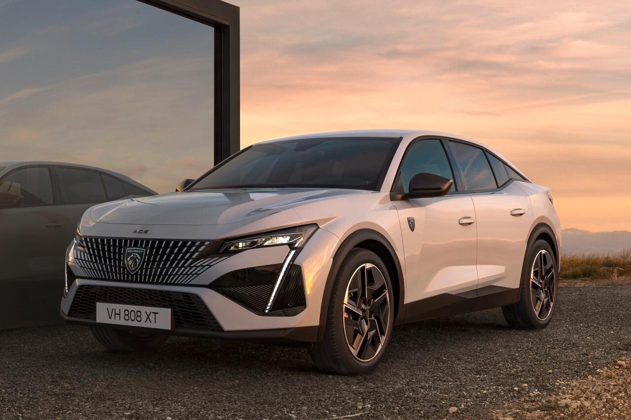 Photo 5 - L'e-408 dispose d'un panneau frontal spécifique. - Peugeot e-408 (2024). Prix ...