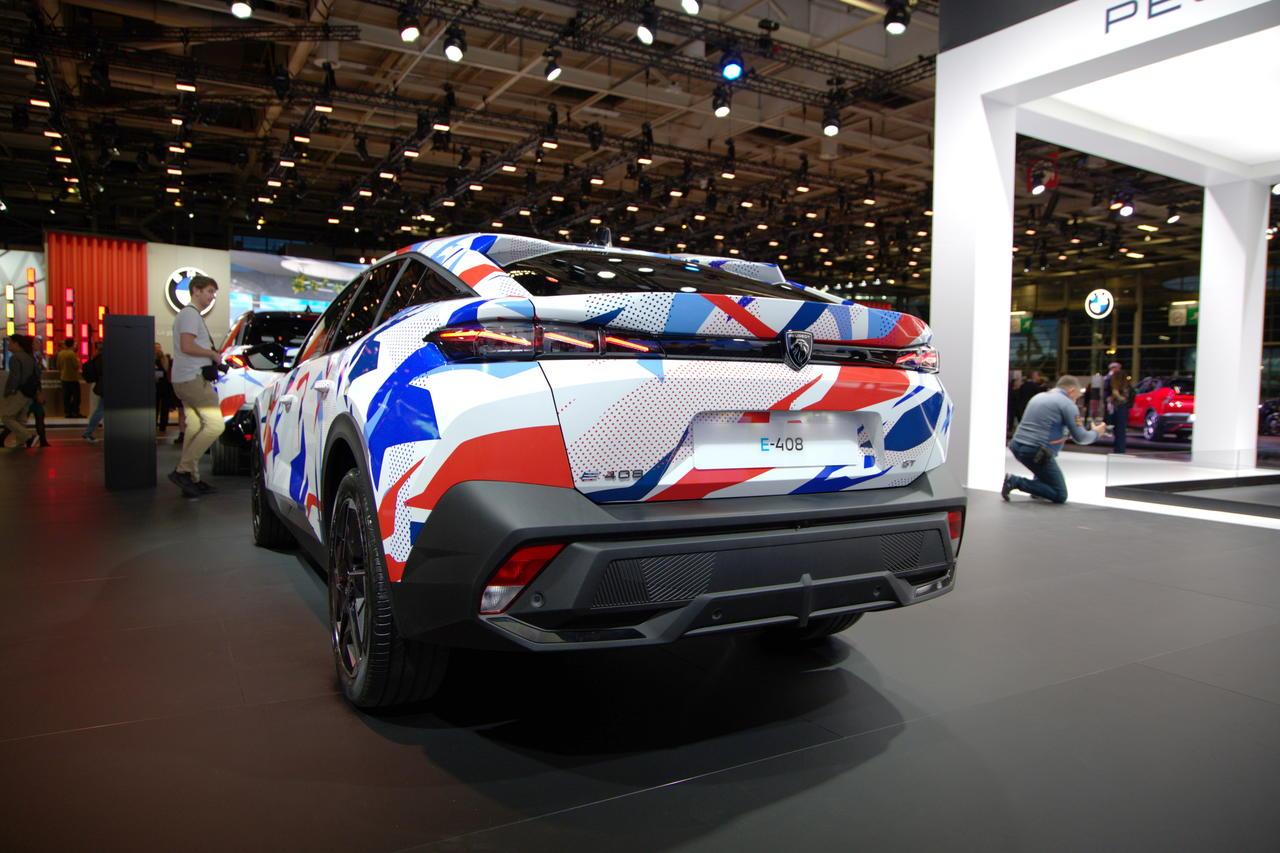 Photo 3 - La berline crossover revendique 453 km d'autonomie. - Mondial ...