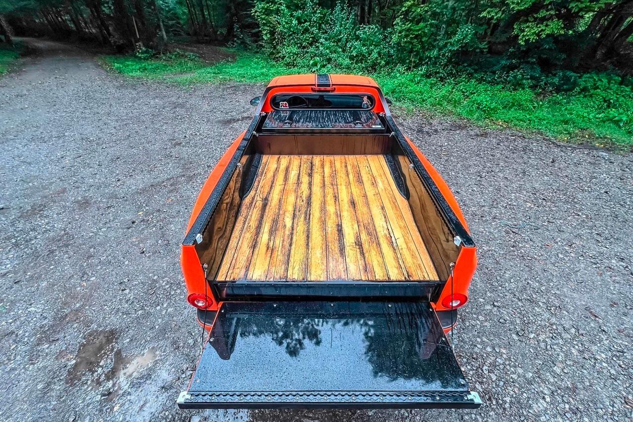 Photo 6 - La benne a droit à un plancher en chêne. - Insolite. Une ...