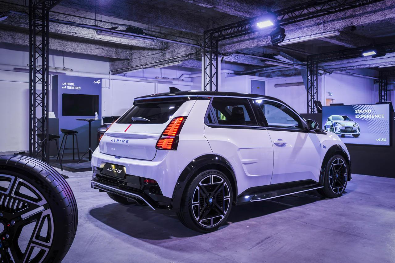 Photo 20 - Parmi les 1955 exemplaires commercialisés certains pourront ...