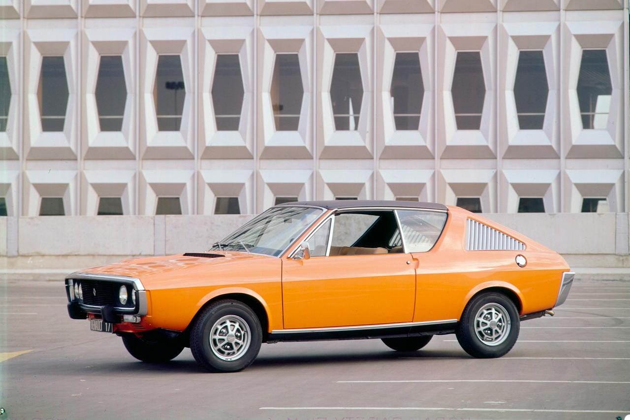 Photo 26 - La R17 était proposée avec des couleurs acidulées à son ...