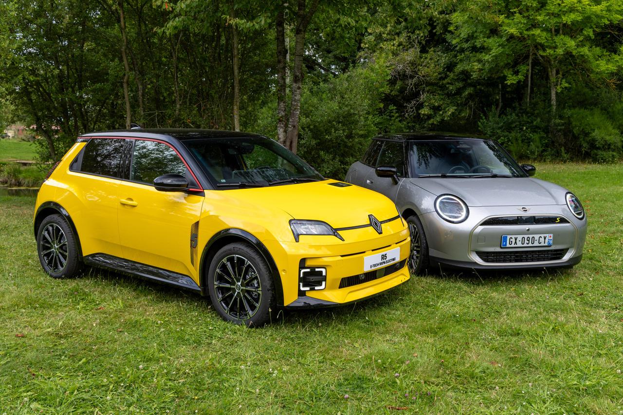 Photo 15 - Disponible en version Techno et Iconic 5, la Renault 5 s ...