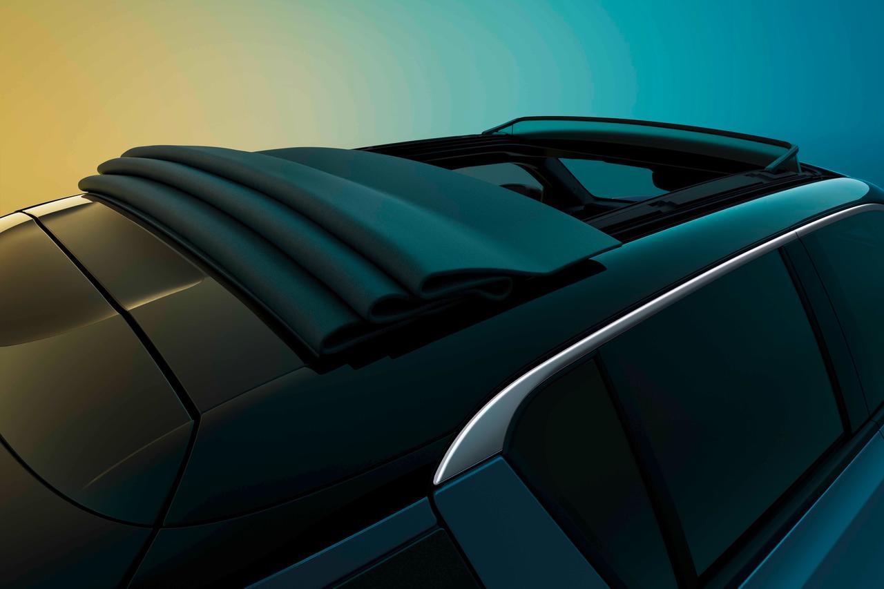 Photo 10 - La R4 E-Tech sera proposé, sur certaines versions, avec un ...