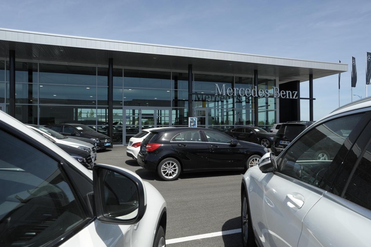 Photo 1 - concession mercedes - Carnet de commandes. Le réseau Mercedes ...