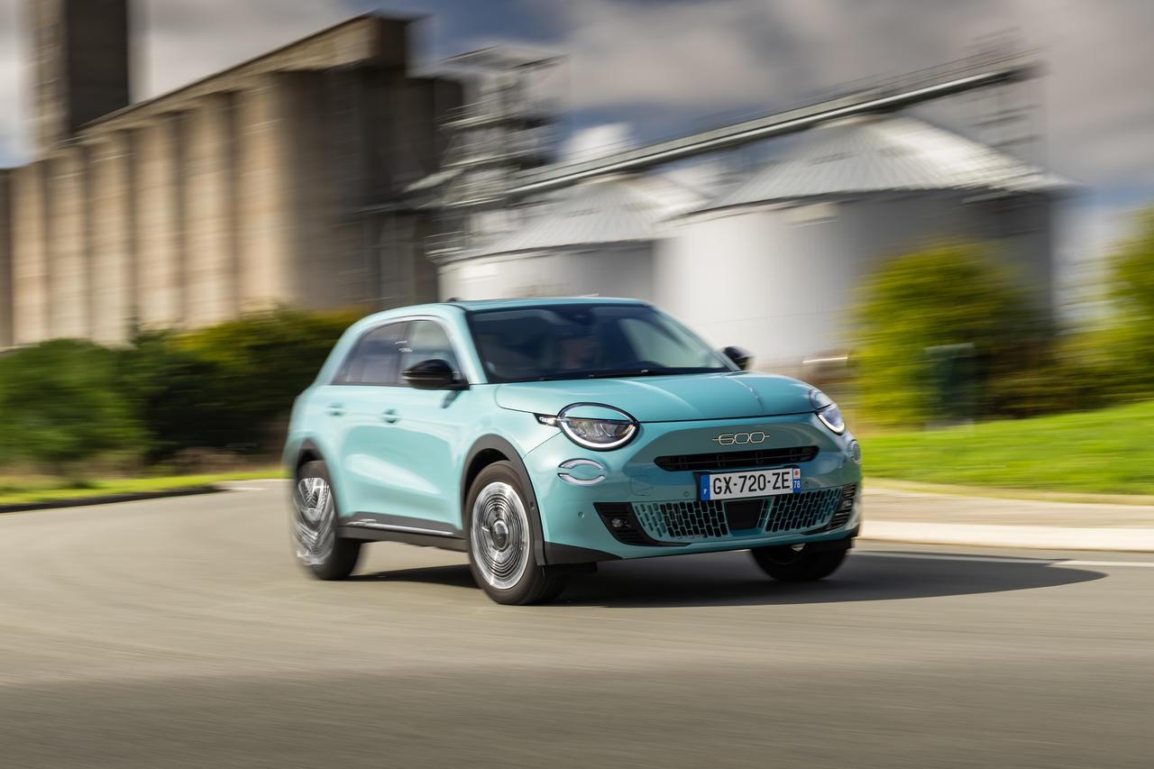 Photo 1 - Fiat 600 Hybride vue avant dynamique - Essai Fiat 600 hybride ...