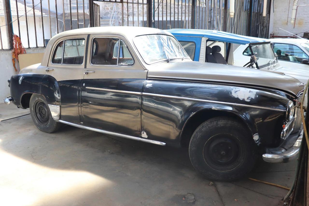 Photo 9 - Estimée entre 6 000 et 7 000 €, cette rare Humber Super Snipe ...
