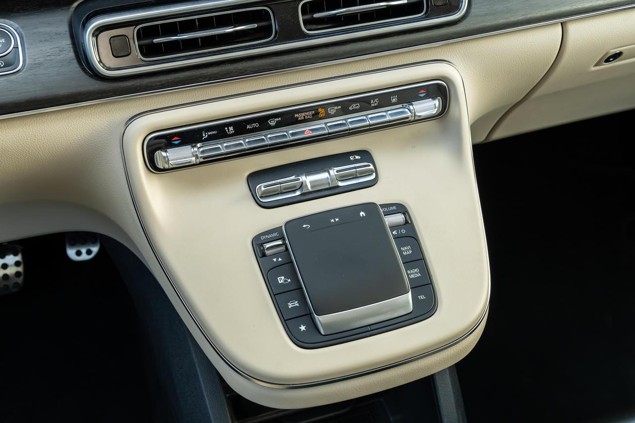 Photo 22 - Le pad tactile est suffisamment grand et réactif, mais il n ...