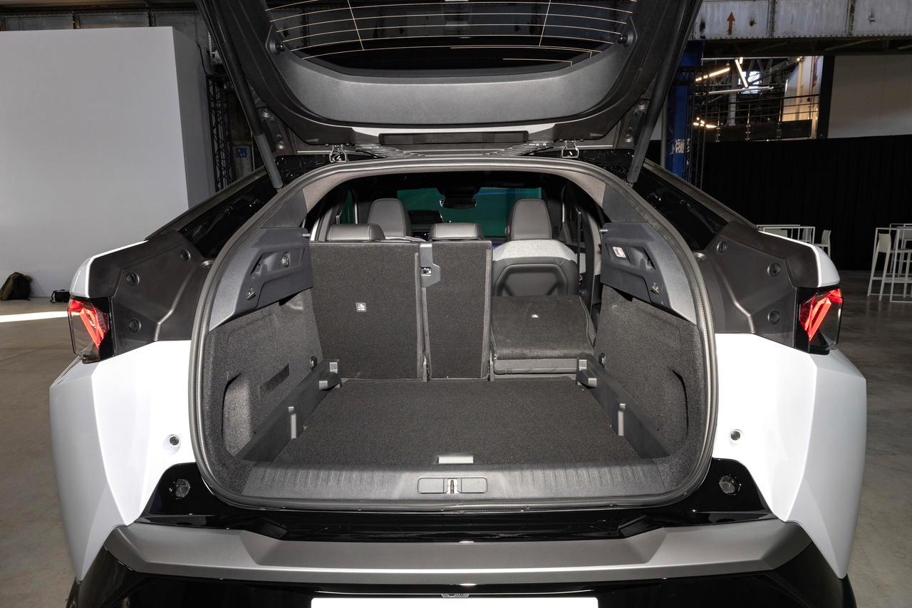 Photo 19 - Le coffre profite d'un plancher modulable sur deux positions. - Prix Peugeot 3008 et ...