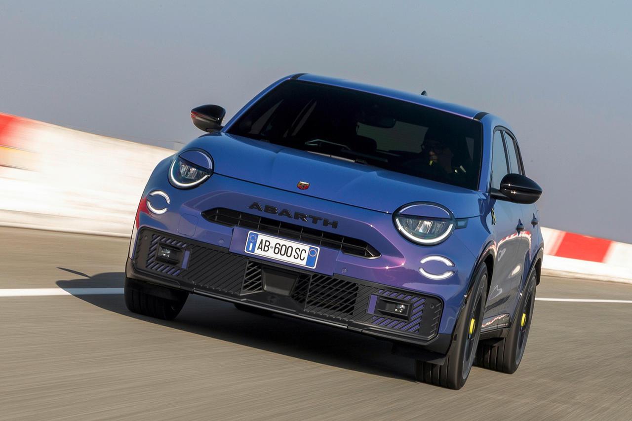 Photo 7 - Abarth met au point sa 600e avec Stellantis Motorsport. Les ...