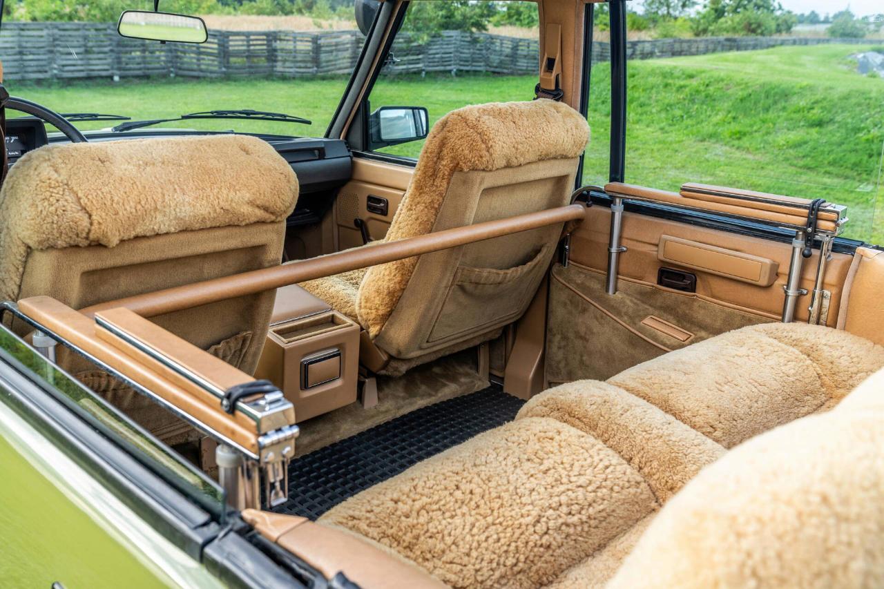 Photo 6 - L'intérieur a lui aussi été transformé. Les sièges sont ...