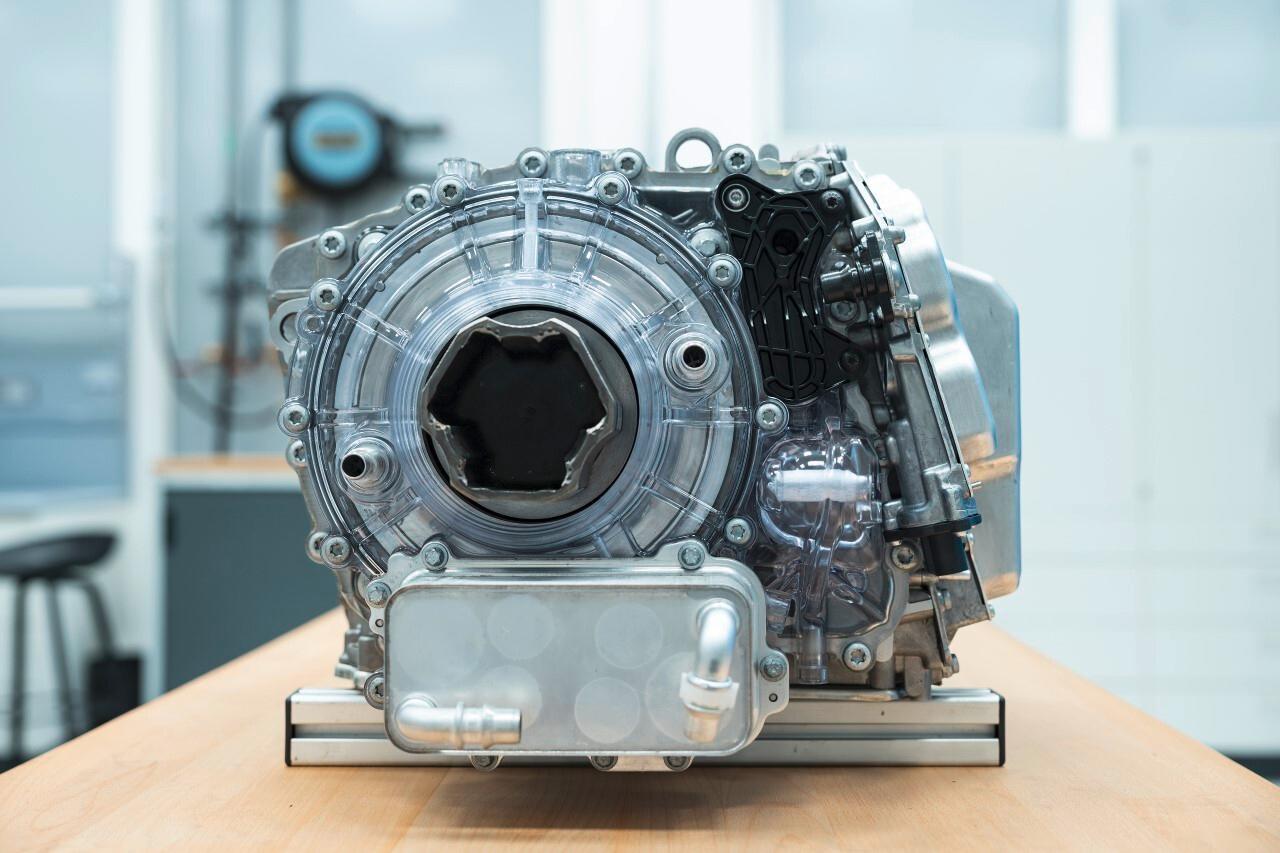 Photo 4 - Les freins sont intégrés au module du moteur électrique ...