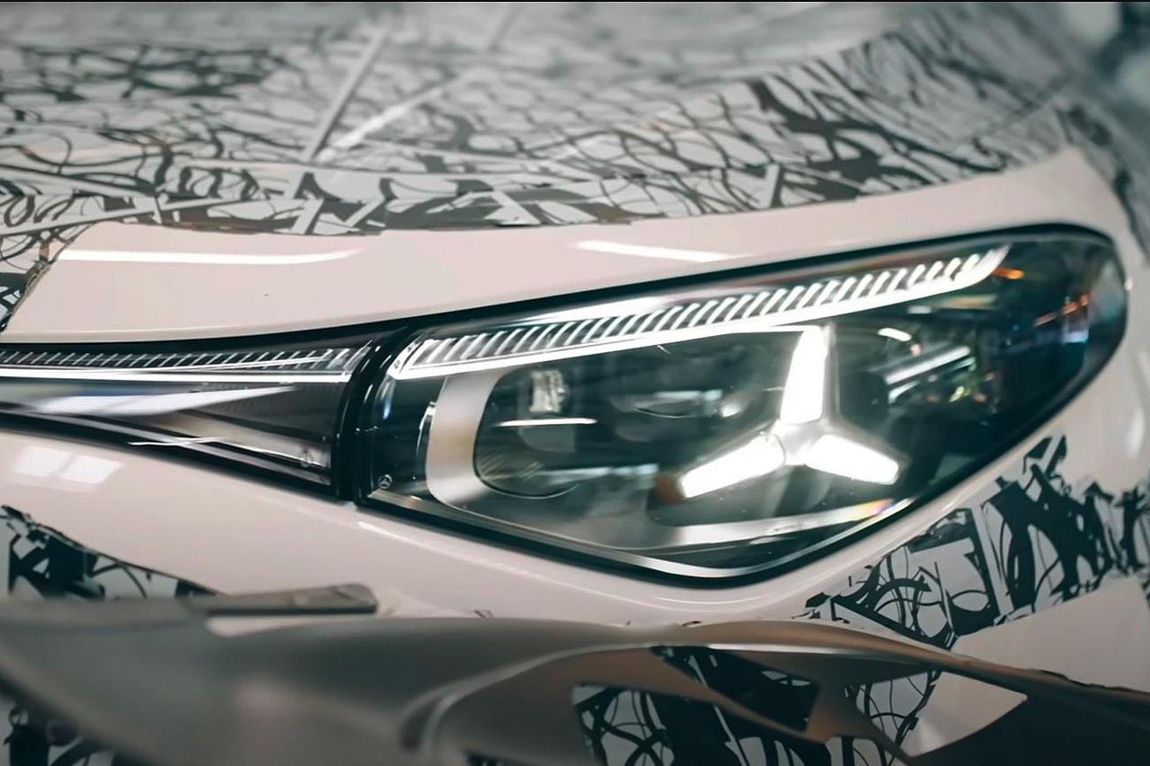 Photo 8 - Mercedes dévoile la signature lumineuse du futur CLA ...