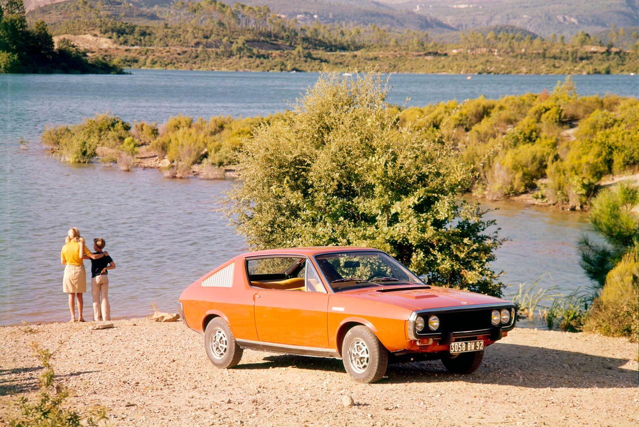 Photo 18 - Pour accompagner la R17 restomod d'Ora ïto, trois modèles ...