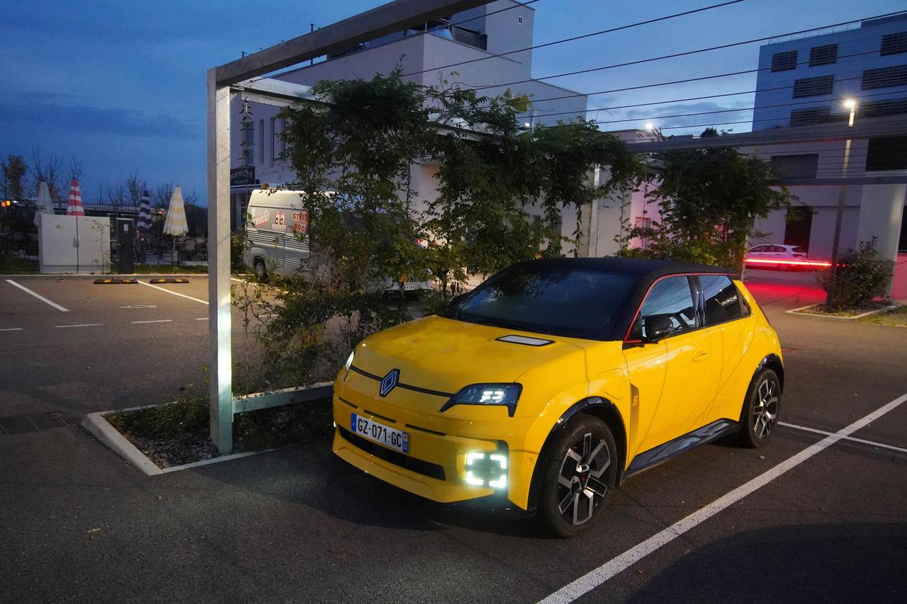 Photo 16 - renault 5 electrique techno prix - Essai Renault 5 (2024) : notre avis après 1 000 km ...