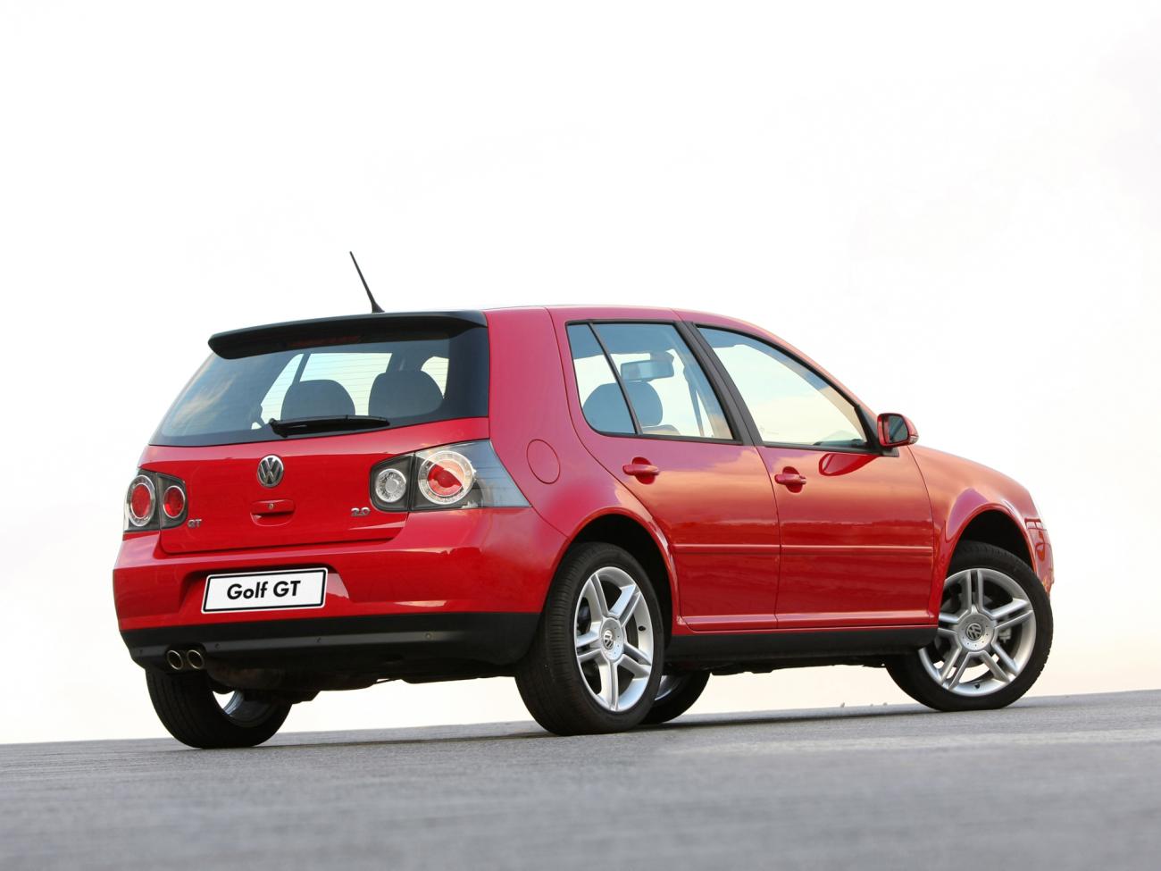 Photo 32 - Golf GT - Volkswagen Golf. 50 ans de versions rares et insolites