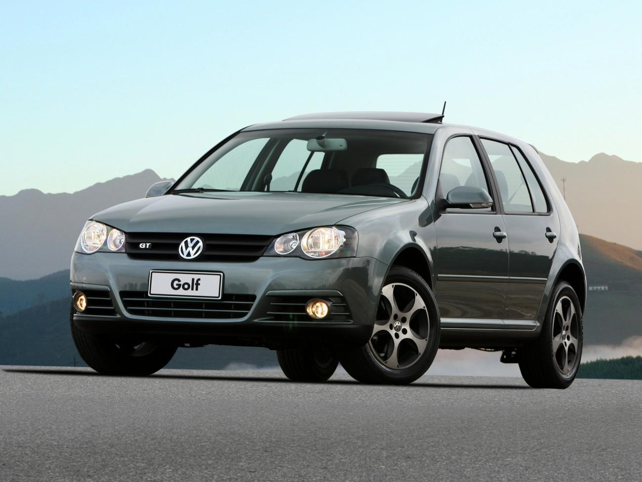 Photo 31 - Golf GT - Volkswagen Golf. 50 ans de versions rares et insolites