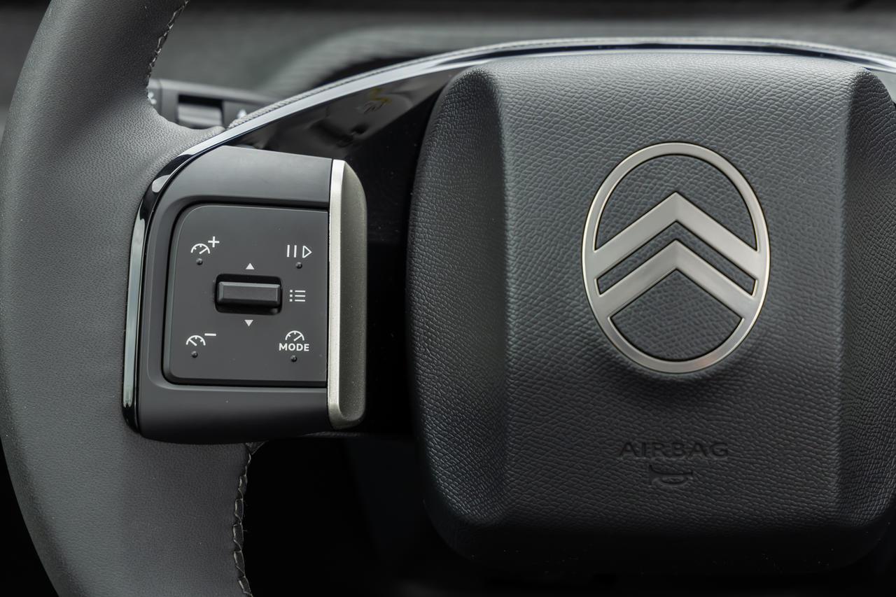 Photo 21 - logo Citroen volant - Essai de la nouvelle Citroën C3 (2024 ...