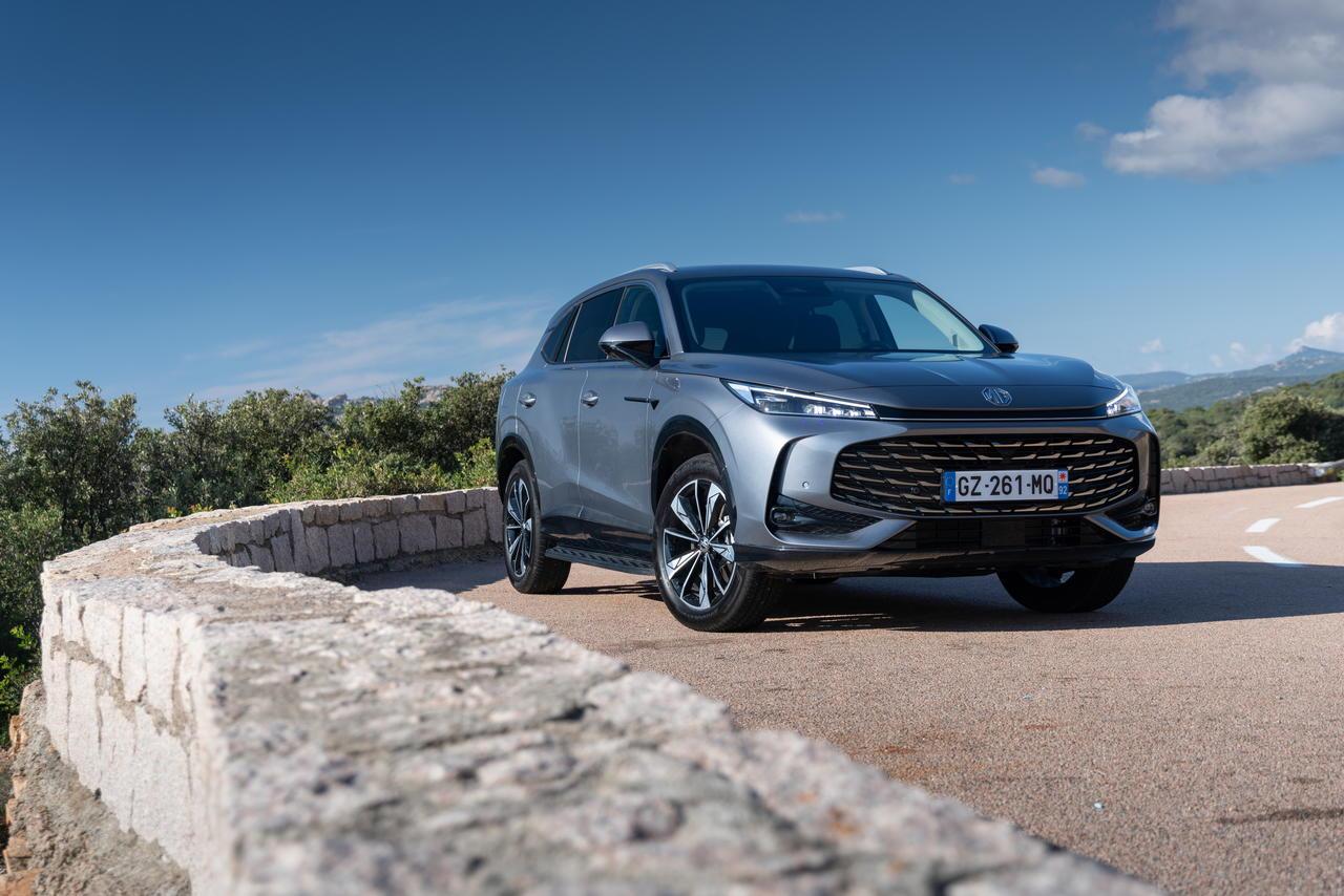 Photo 7 - MG EHS - Essai MG EHS (2024). Que vaut le rival chinois du Peugeot 3008 hybride ...