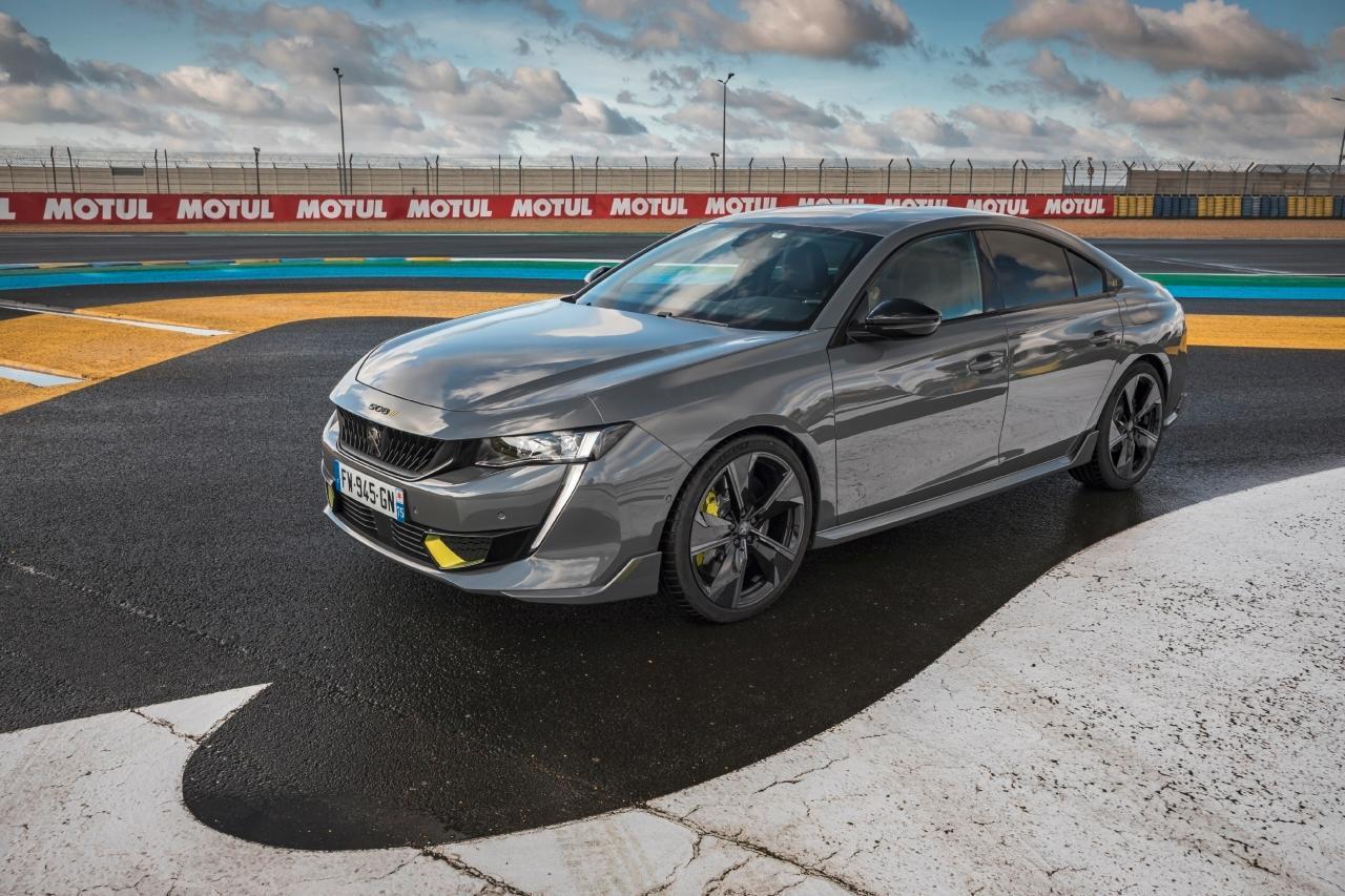 Photo 5 - L'ancien directeur général de Stellantis n'a pas laissé sa ...