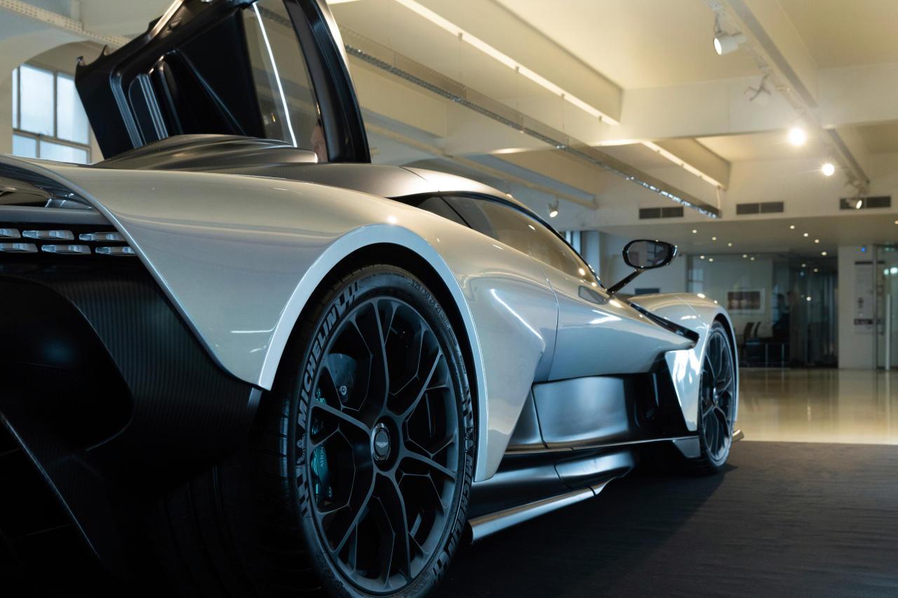 Photo 6 - La face latérale du prototype de 2022. - Aston Martin ...