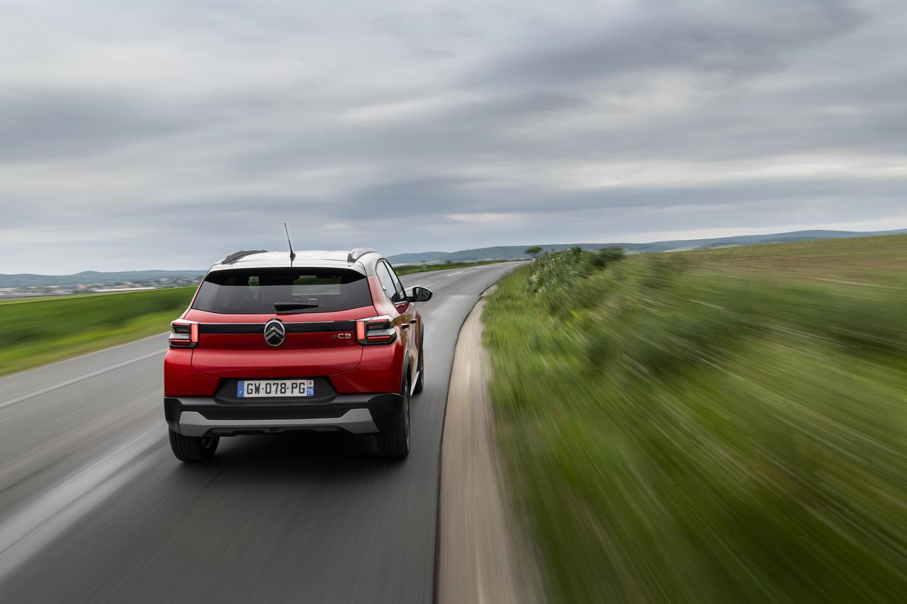 Photo 2 - citroen C3 rouge électrique - Citroën C3. Un modèle « attendu ...