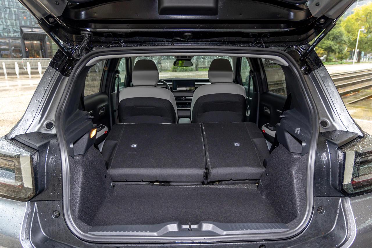 Photo 33 - La modularité est basique mais la banquette fractionnable ...