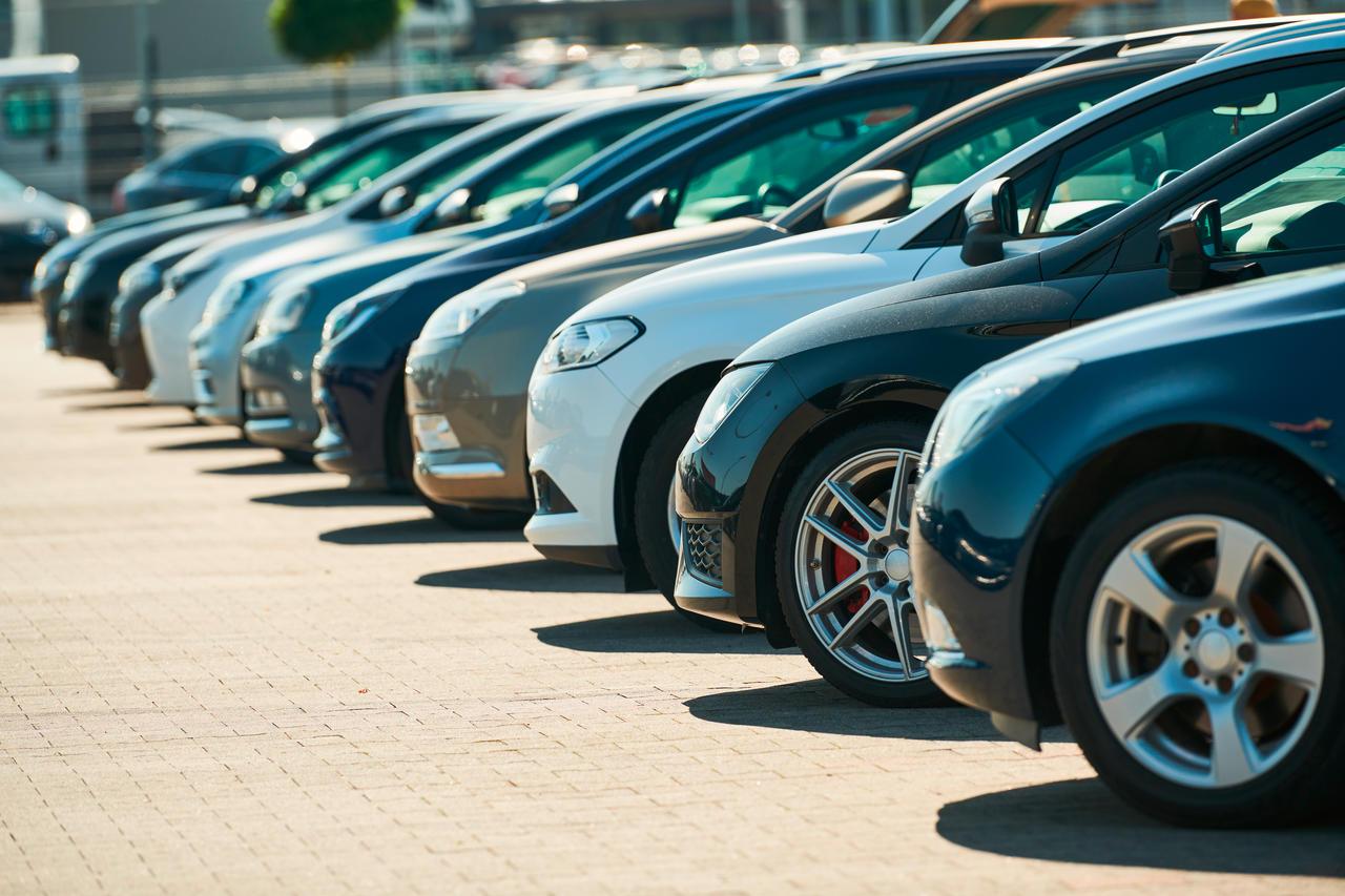 Photo 2 - parc automobile occasion - Baromètre occasion. Des stocks ...