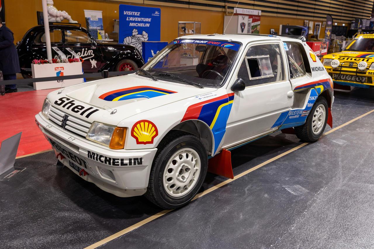 Photo 11 - C'est au volant de la Peugeot 205 Turbo 16, en rallycross et ...