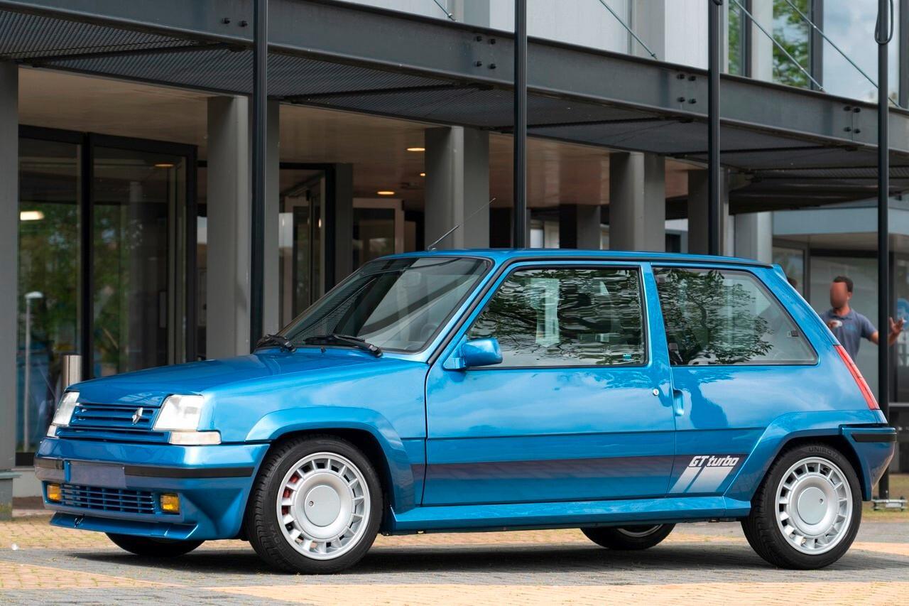 Photo 1 - Cette Renault Supercinq GT Turbo de 1988 paraît neuve, et ...