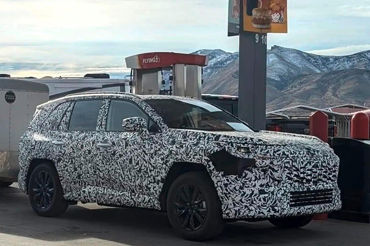 Scoop Toyota RAV4 (2025). Changement de style pour la 6e génération du SUV