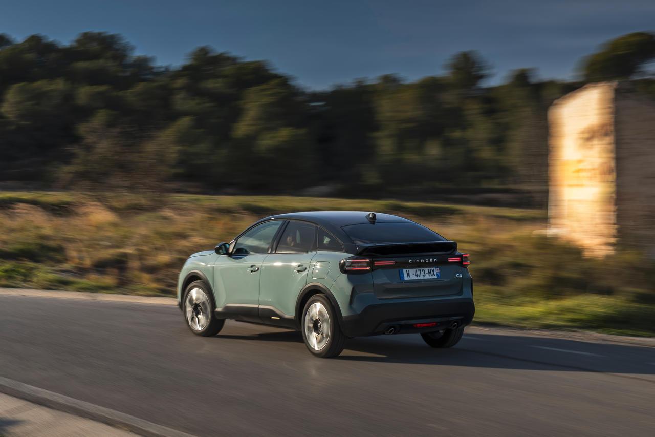 Diaporama et photos - Essai Citroën C4 Hybride 136 restylée : vice ...