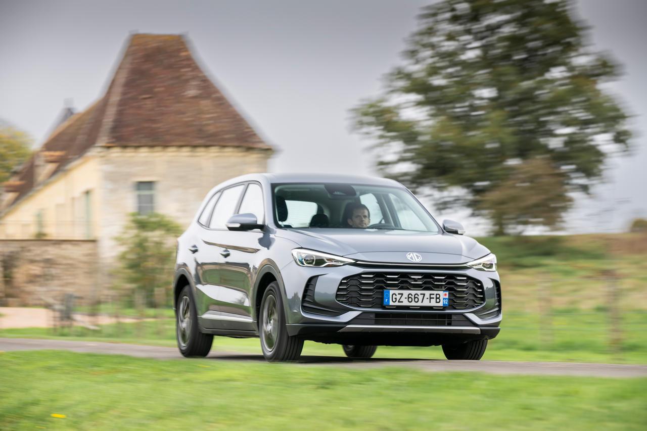 Essai MG ZS (2024). Notre avis sur le SUV hybride à moins de 23 000