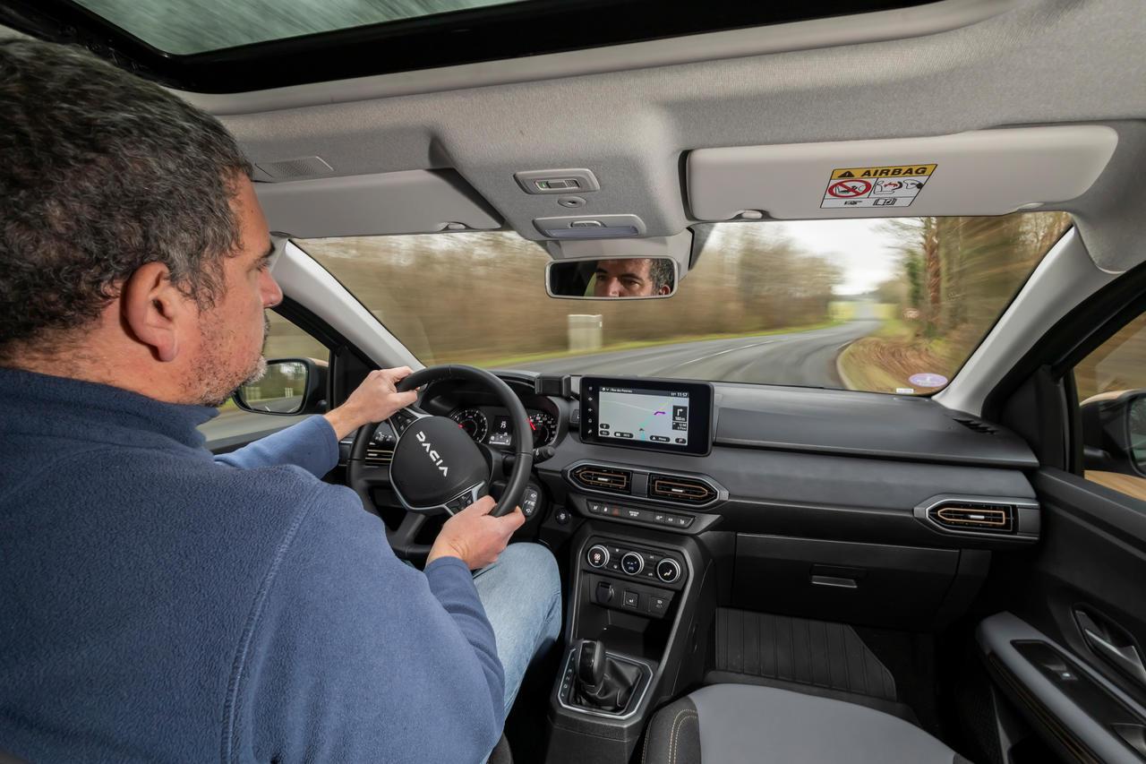 Photo 22 - Plus rigoureuse que par le passé, la Sandero n'est peut-être ...