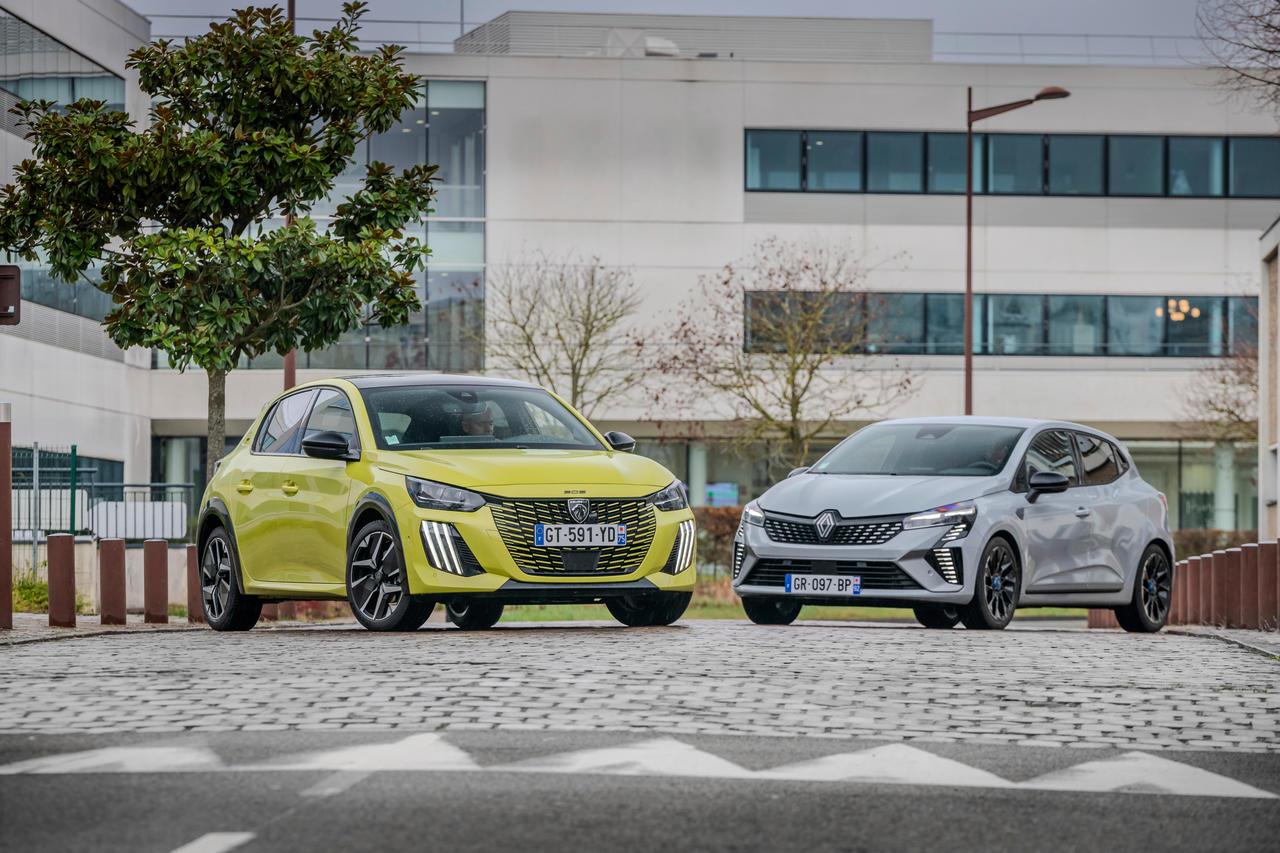 Essai comparatif : la Peugeot 208 Hybrid 136 défie la Renault Clio E-Tech