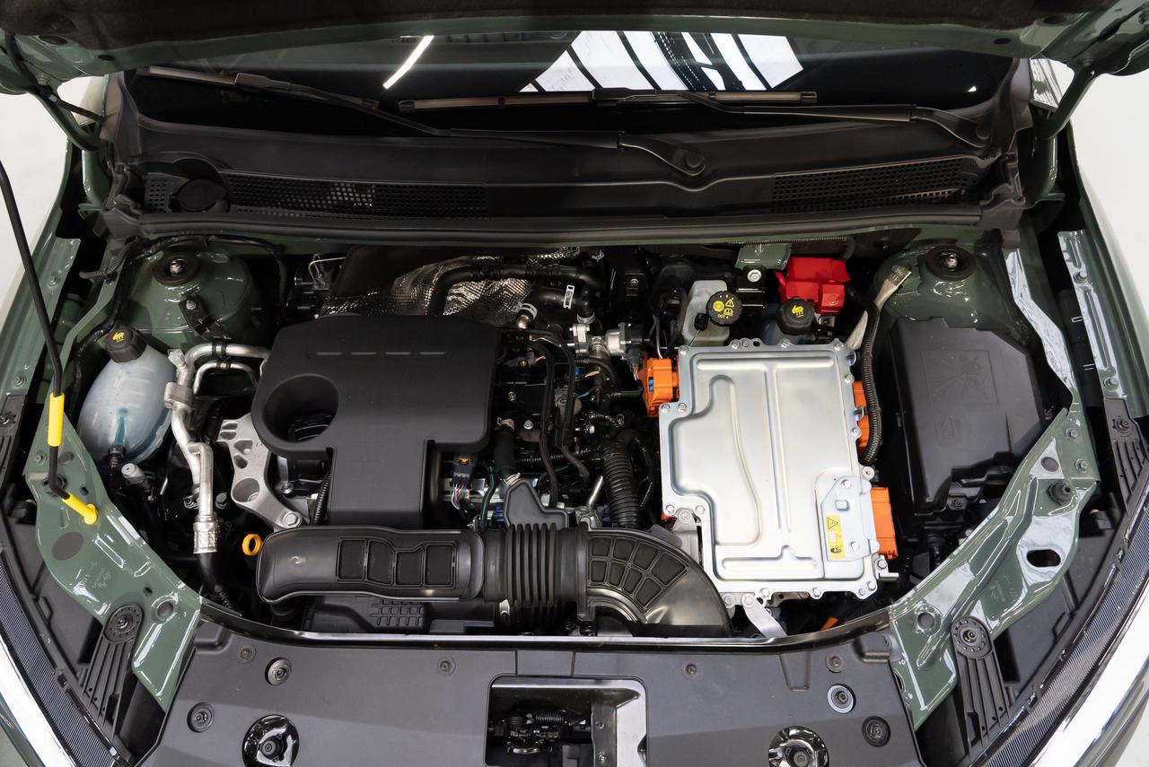 Dacia Hybrid 4x4 (2026). Nouvelle version 4x4 GPL boîte auto pour les ...